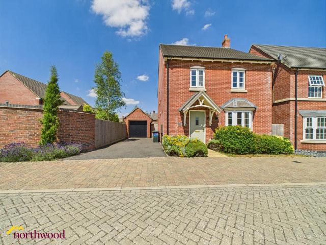 4 bedroom detached house to rent