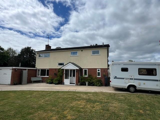 4 bedroom detached house to rent