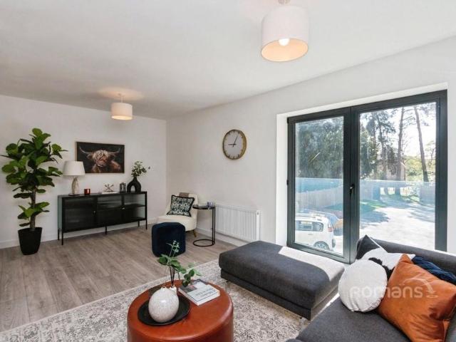 4 bedroom detached house to rent