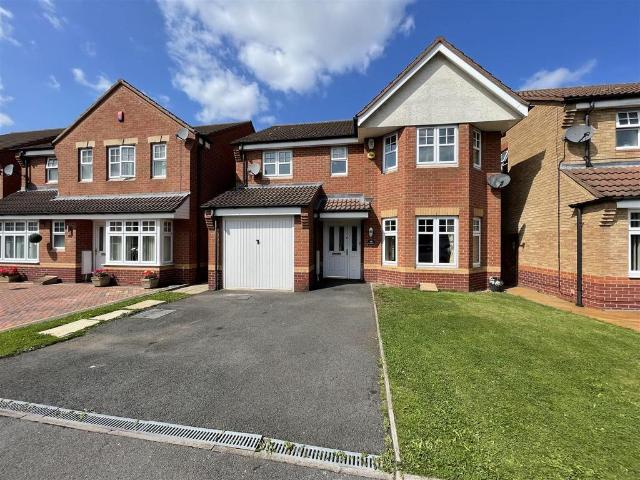 4 bedroom detached house to rent