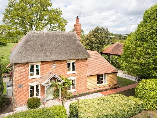 4 bedroom detached house to rent