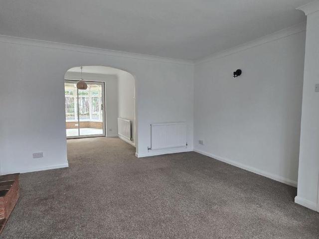 4 bedroom detached house to rent