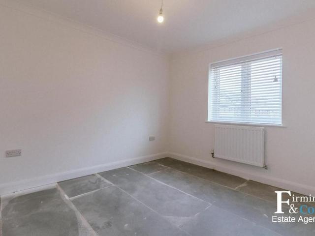 4 bedroom detached house to rent