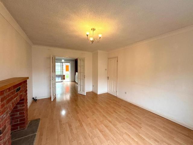 4 bedroom detached house to rent