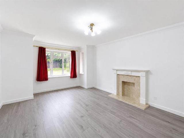 4 bedroom detached house to rent