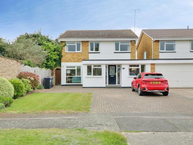 4 bedroom detached house to rent