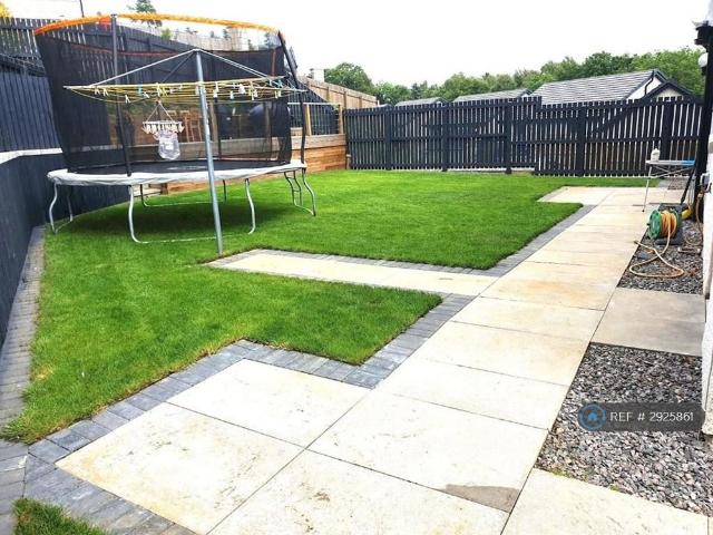 4 bedroom detached house to rent