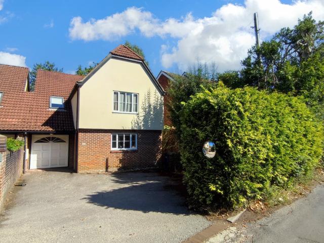 4 bedroom Detached house to rent