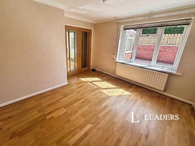 4 bedroom detached house to rent