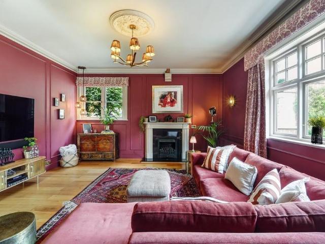 4 bedroom detached house to rent