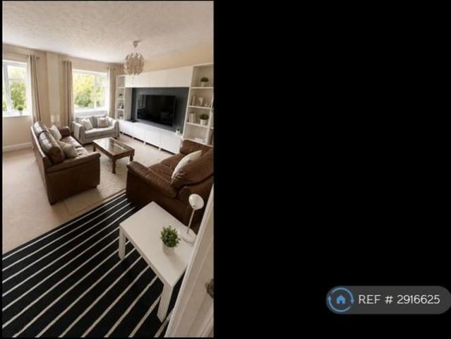 4 bedroom detached house to rent