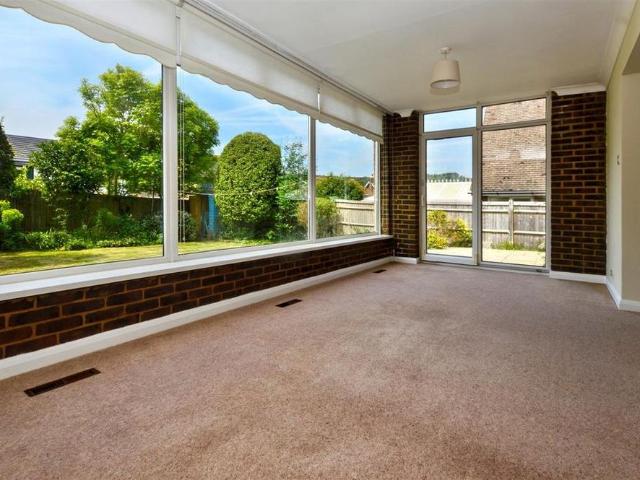 4 bedroom detached house to rent