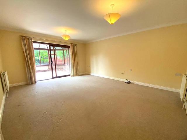 4 bedroom detached house to rent