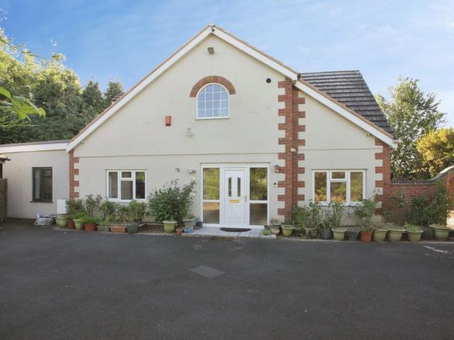4 bedroom detached house to rent