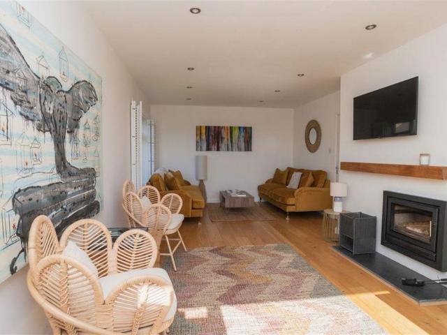 4 bedroom detached house to rent
