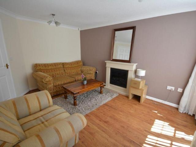 4 bedroom detached house to rent