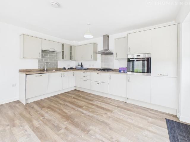 4 bedroom detached house to rent