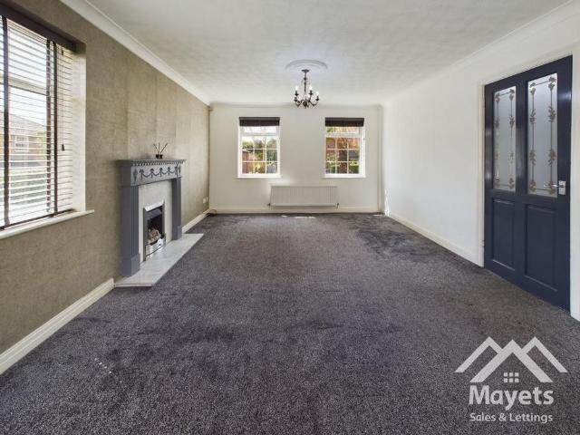 4 bedroom detached house to rent