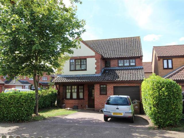 4 bedroom detached house to rent
