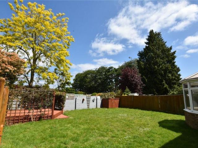 4 bedroom detached house to rent