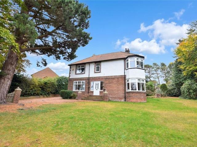 4 bedroom detached house to rent