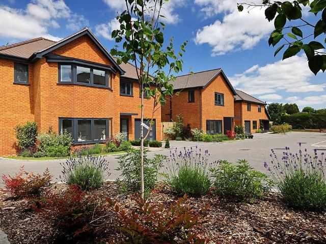 4 bedroom detached house to rent