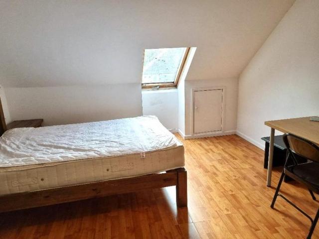 4 bedroom detached house to rent