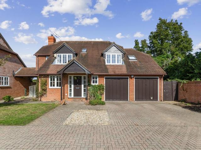 4 bedroom detached house to rent
