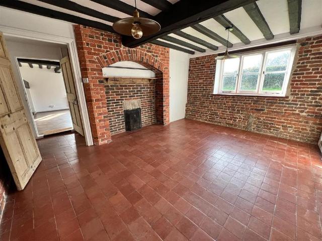 4 bedroom detached house to rent