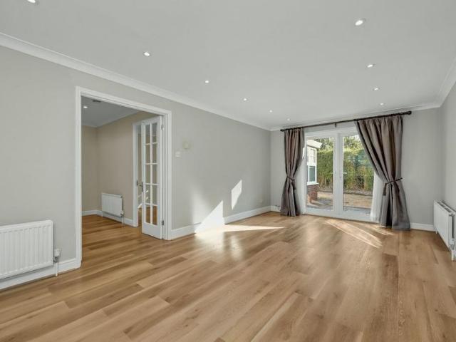 4 bedroom detached house to rent