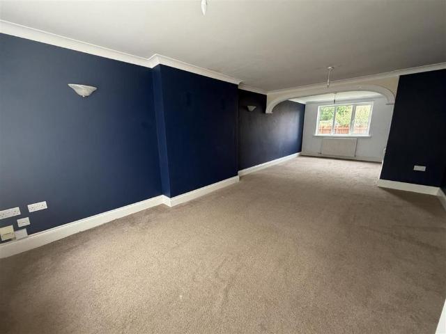 4 bedroom detached house to rent