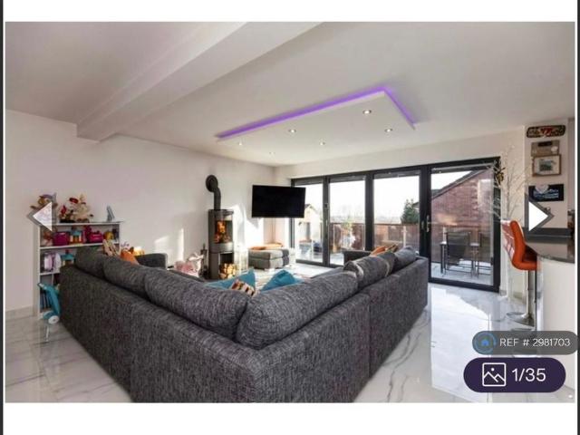 4 bedroom detached house to rent
