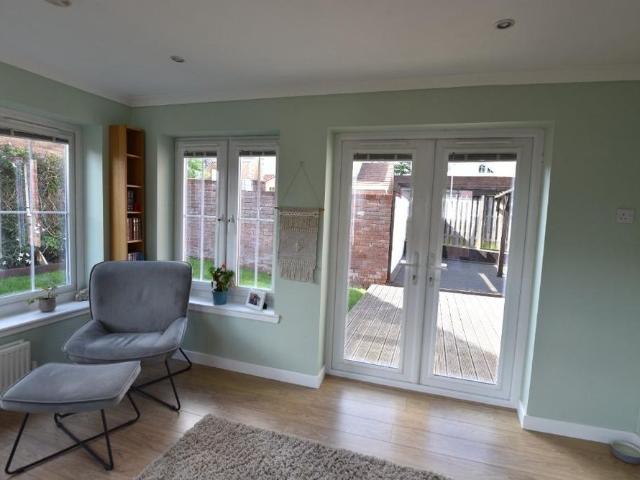 4 bedroom detached house to rent