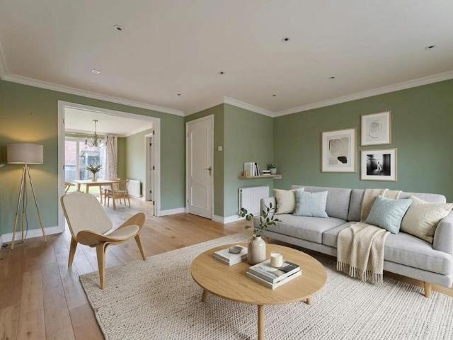 4 bedroom detached house to rent