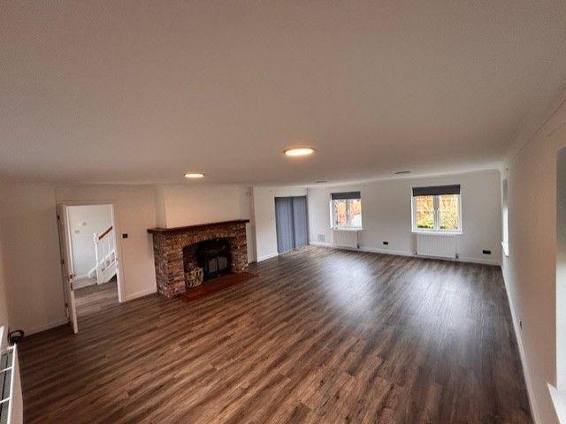4 bedroom detached house to rent