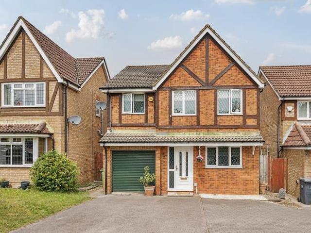 4 bedroom detached house to rent
