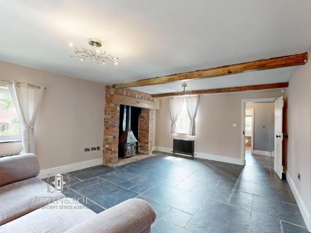 4 bedroom detached house to rent
