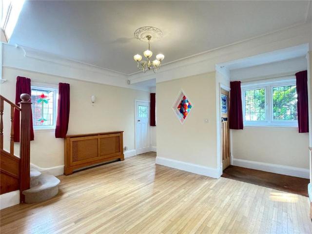 4 bedroom detached house to rent