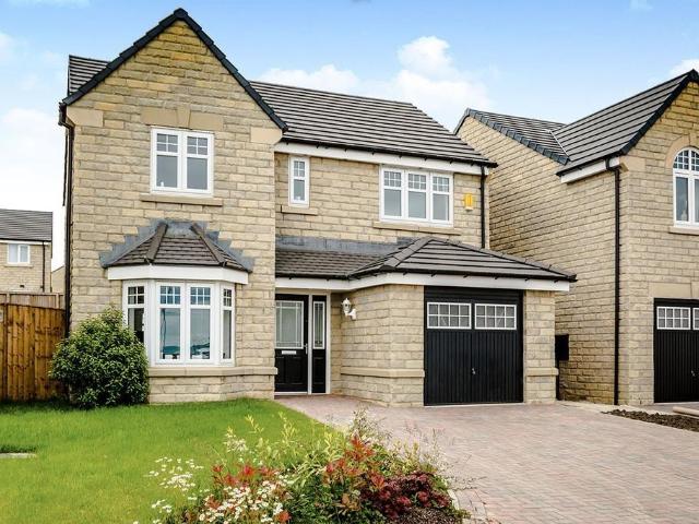 4 bedroom detached house to rent