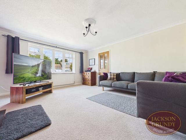 4 bedroom detached house to rent