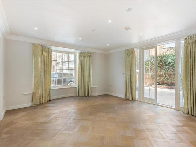 4 bedroom detached house to rent