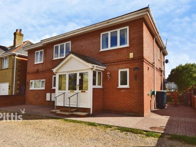4 bedroom detached house to rent