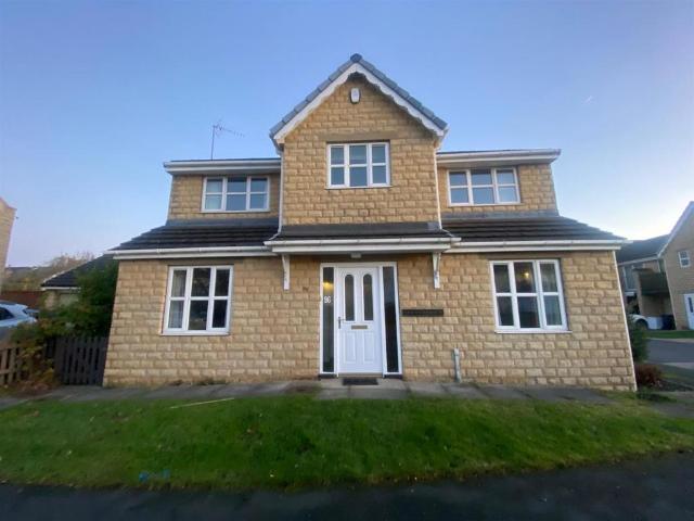 4 bedroom detached house to rent