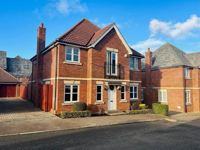 4 bedroom detached house to rent