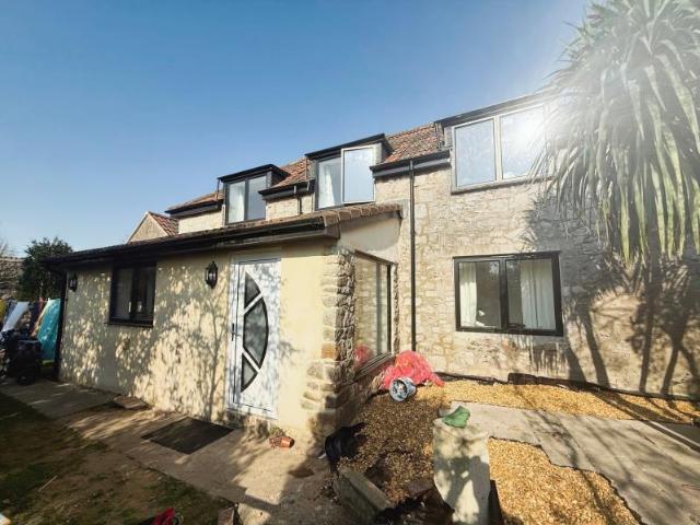4 bedroom detached house to rent