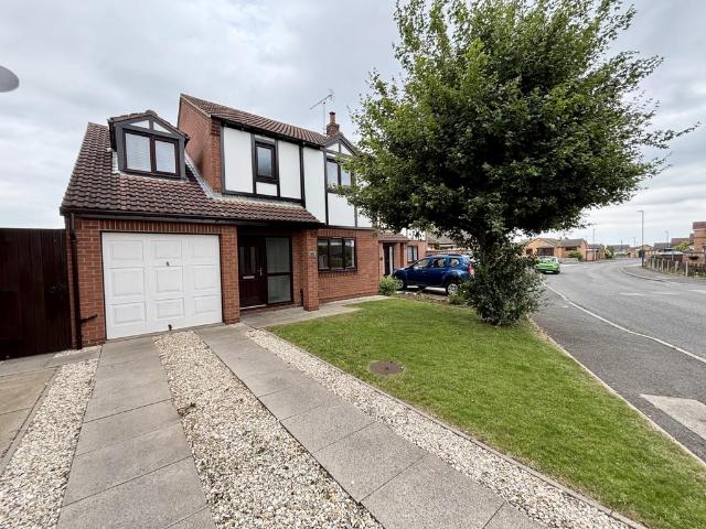 4 bedroom detached house to rent