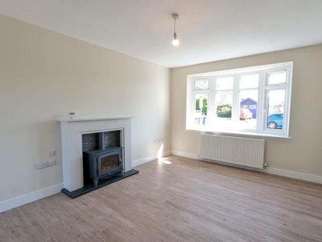 4 bedroom detached house to rent