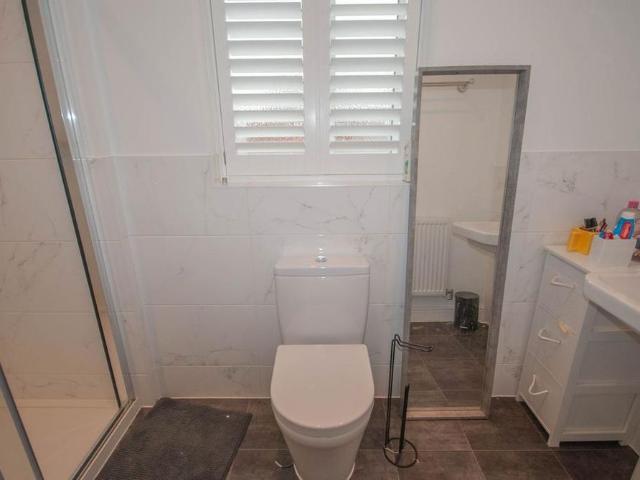 4 bedroom detached house to rent