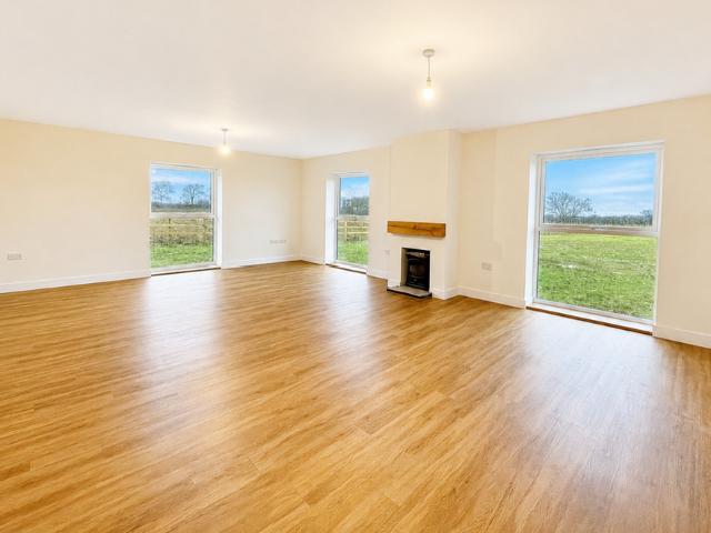 4 bedroom detached house to rent