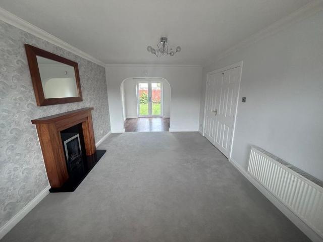 4 bedroom detached house to rent
